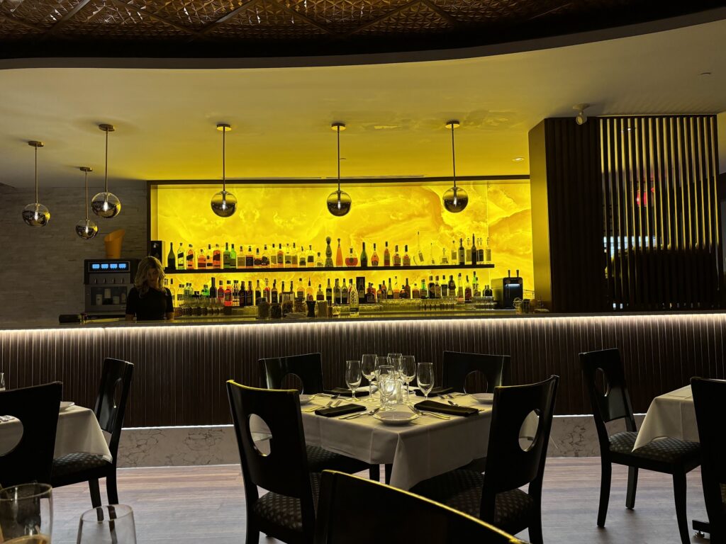 prima luna restaurant - Prima Luna